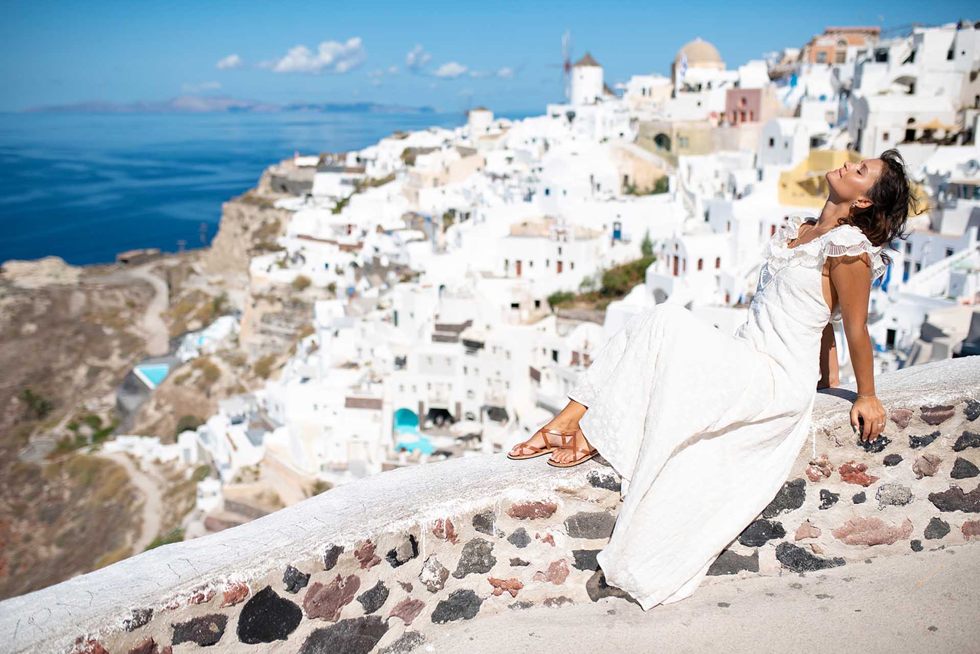 Morning photoshoot in oia - The Santorini Photographer